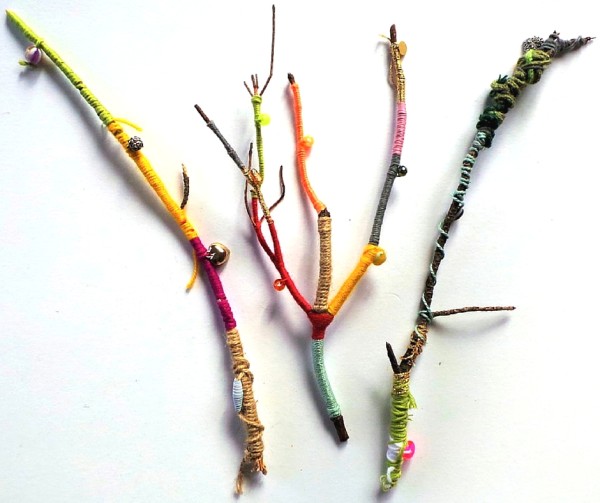 Yarn craft for kids: wool wrapped sticks - Hodge Podge Craft